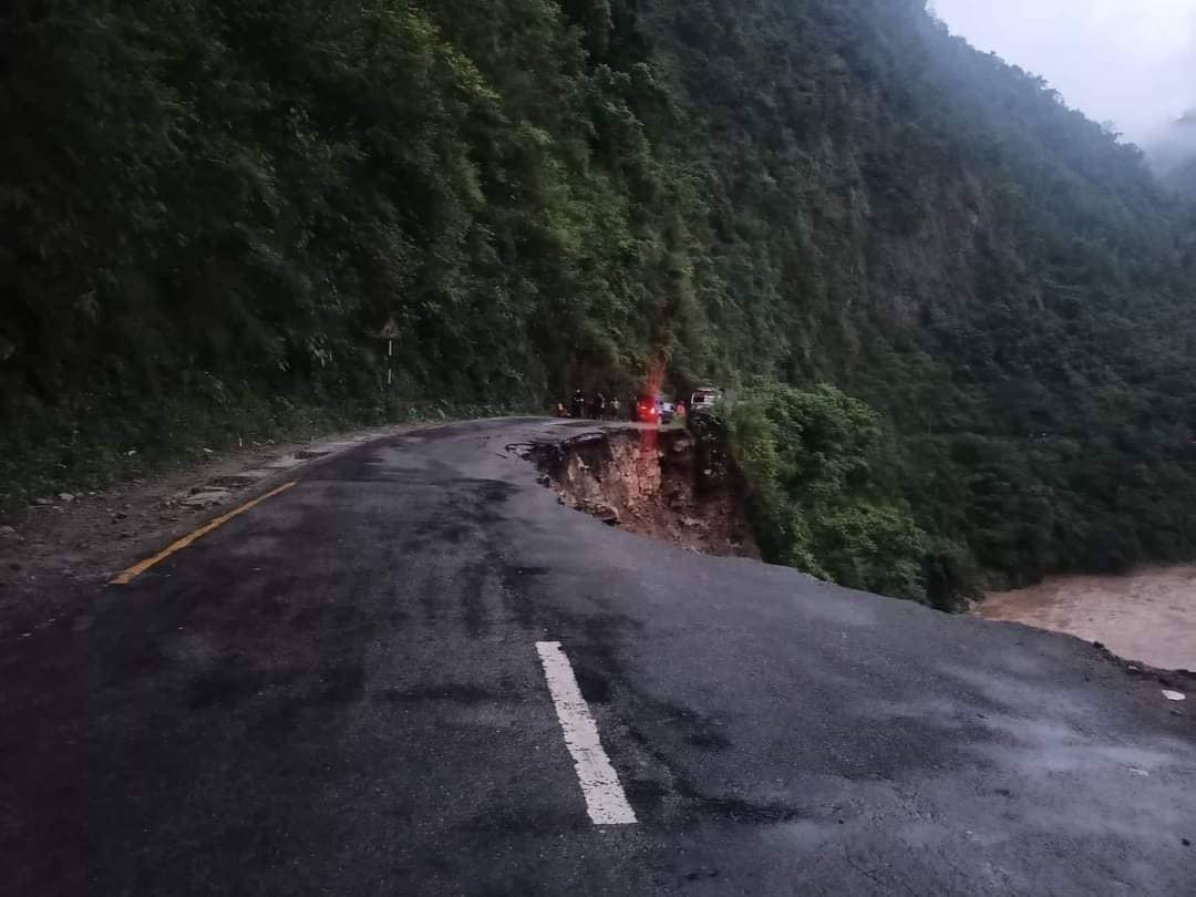 One-way traffic resumes along Prithvi Highway - Nepal Live Today Nepal ...