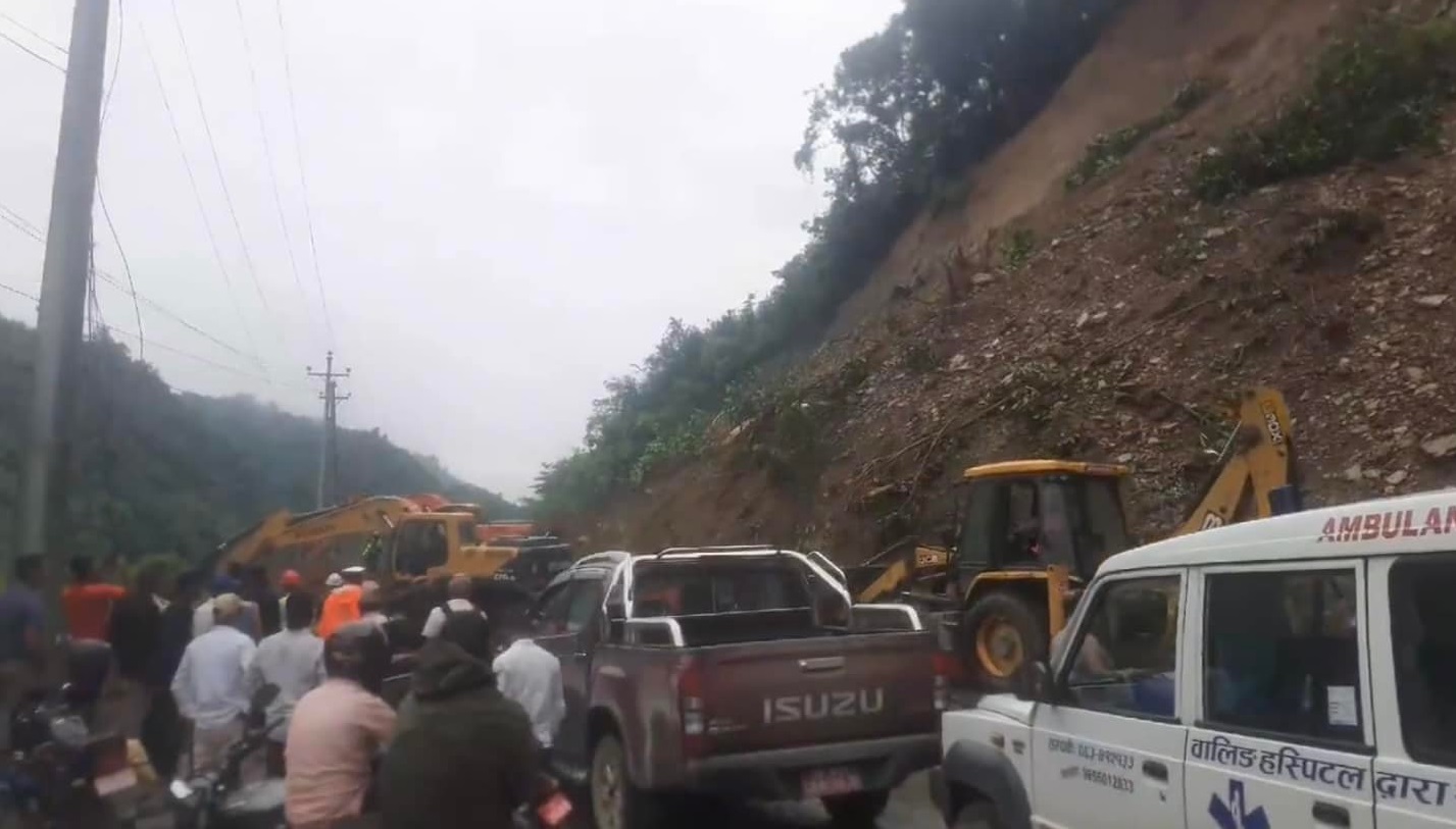 Traffic resumes along Prithvi Highway after four hours - Nepal Live ...