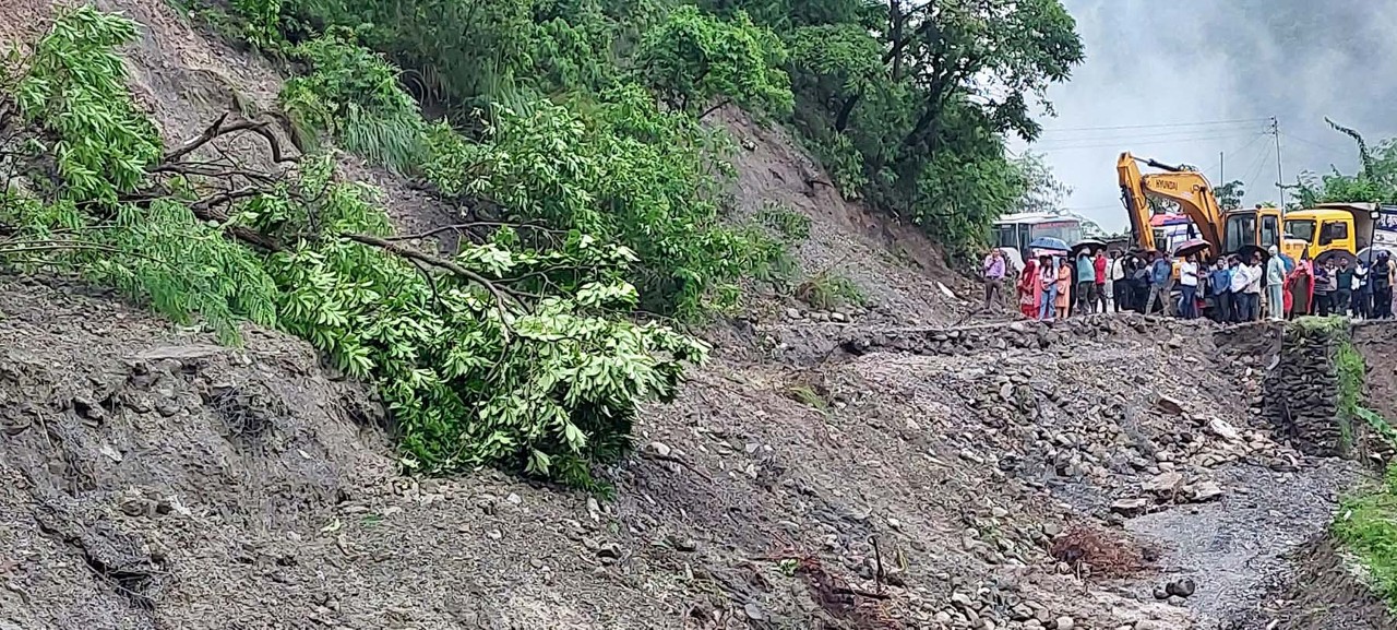 Landslides obstruct various roads across country - Nepal Live Today ...